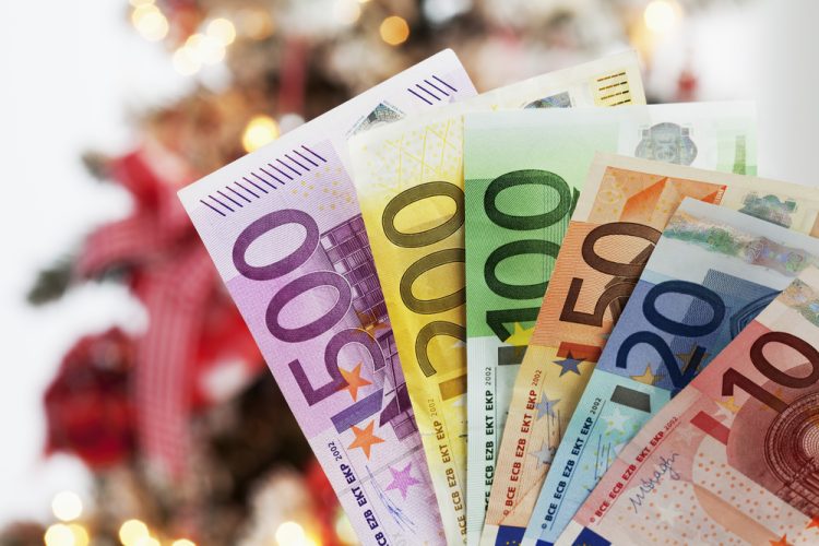 Συντάξεις - Επιδόματα: Νωρίτερα η καταβολή λόγω εορτών - Dokari.gr