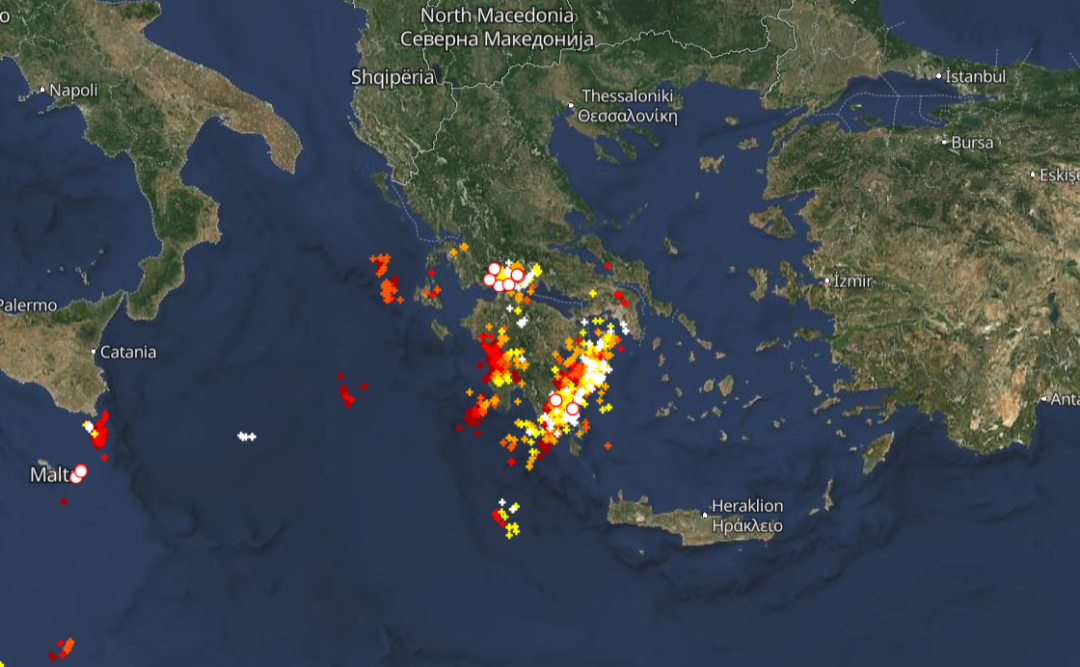 Καιρός 13-1: Ισχυρές καταιγίδες τώρα! Πού εκδηλώνονται; Live - Dokari.gr