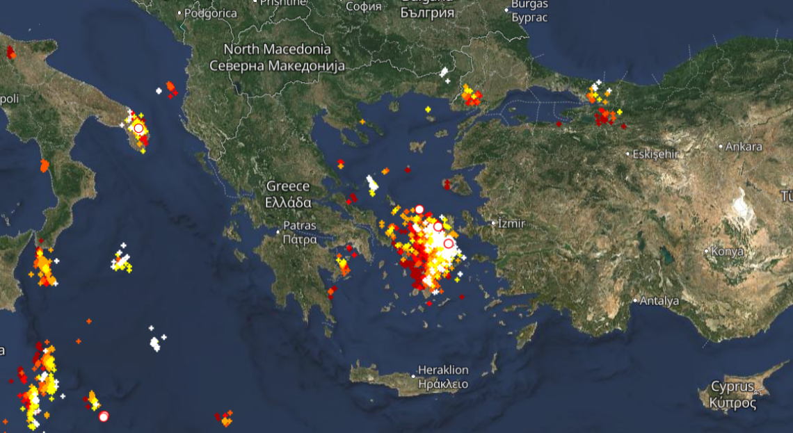 Καιρός 31-3: Λαίλαπα καταιγίδων live! Εμμονή στις Κυκλάδες και όχι μόνο ...